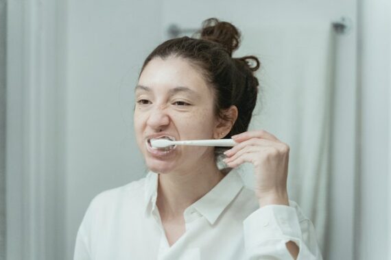 Here's An Ideal Morning Routine For Dental Health